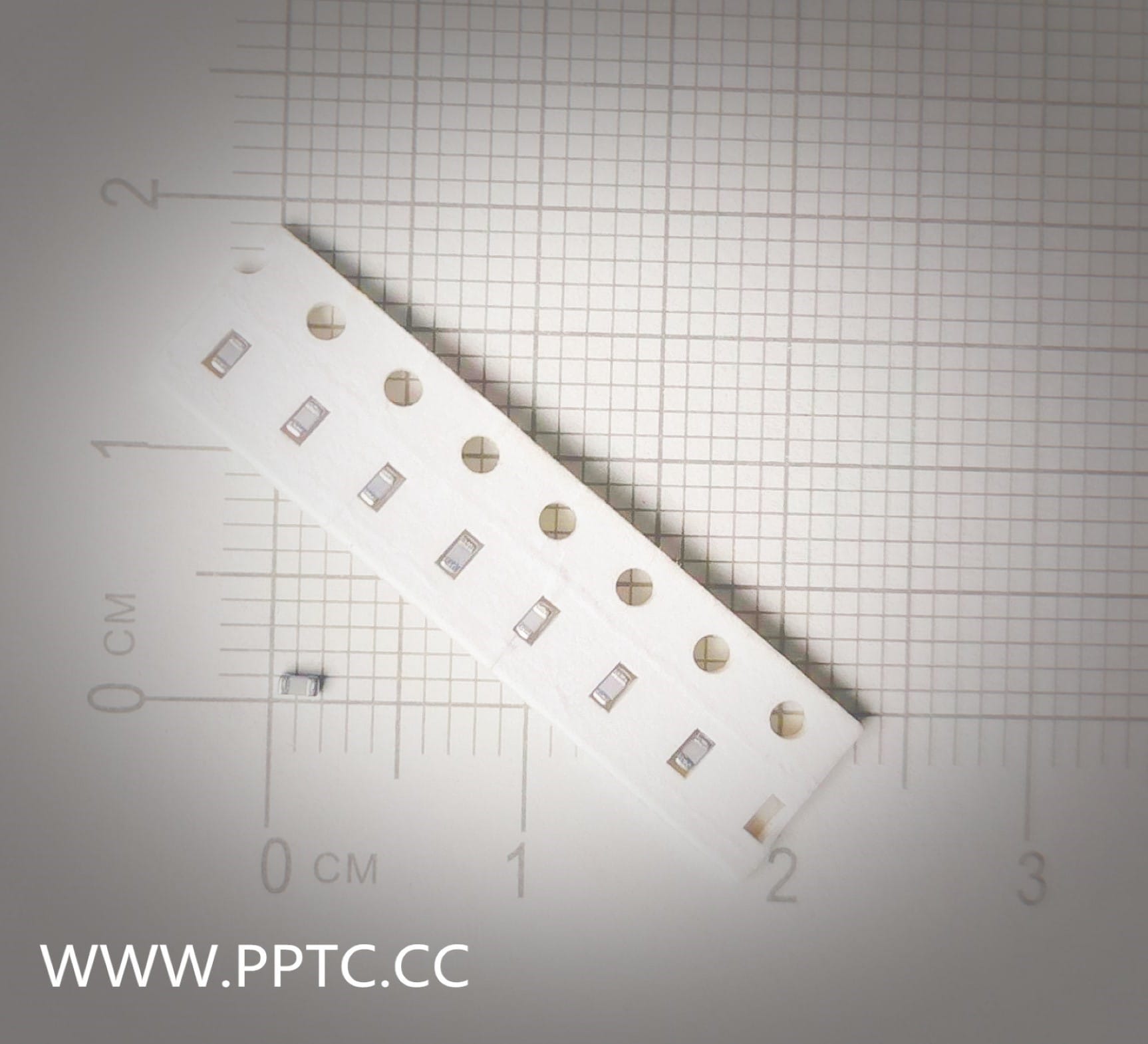 贴片电容0402 NPO/COG 9PF 50v ±0.25PF 厚度0.3mm
